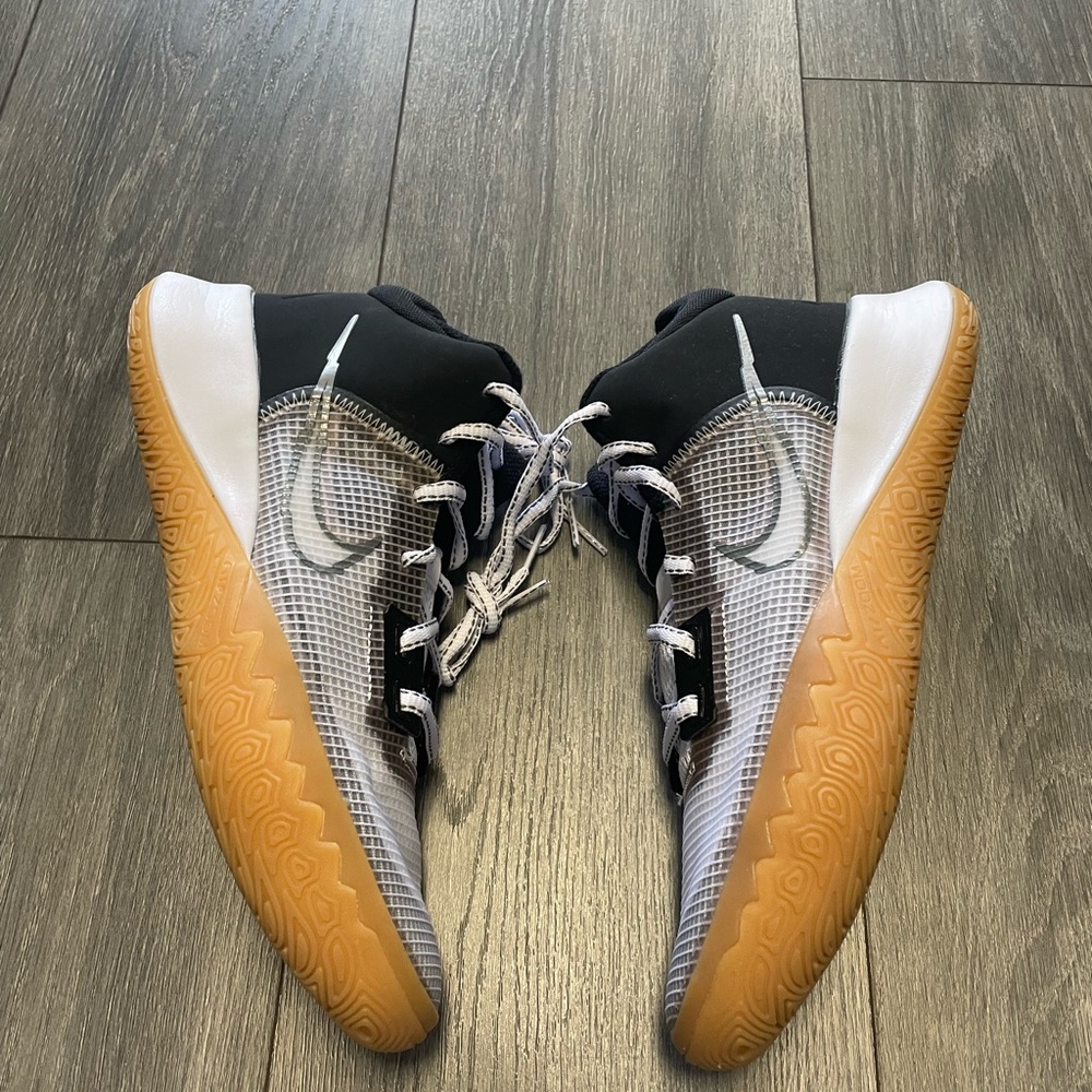 New Nike Kyrie Flytrap Iv Black White Gum Basketball … - Gem